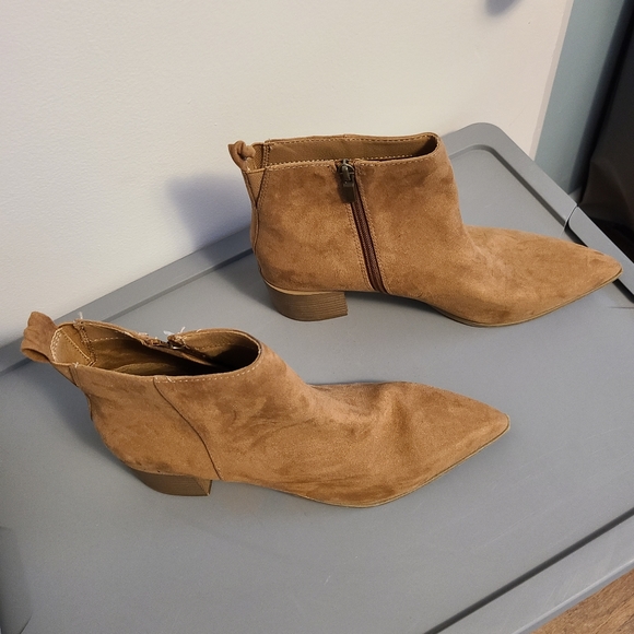 Universal Thread | Shoes | Universal Thread Womens Kennedy Ankle Boots ...